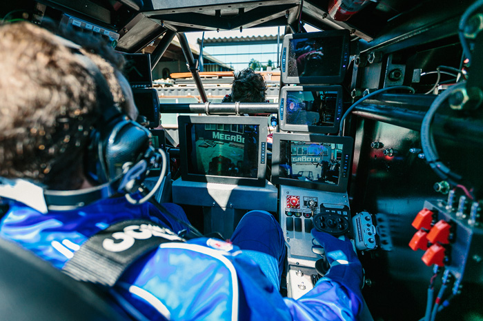 Megabots Team Tests The MK3 “Eagle Prime” Before The Giant Robot Duel ...