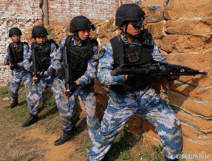 The ZH-05: China's Own Objective Individual Combat Weapon (OICW ...