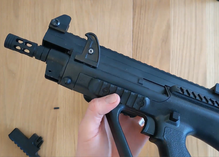 Pheas Airsoft: KM906 AUG CQB Lower Rail Removal | Popular Airsoft ...