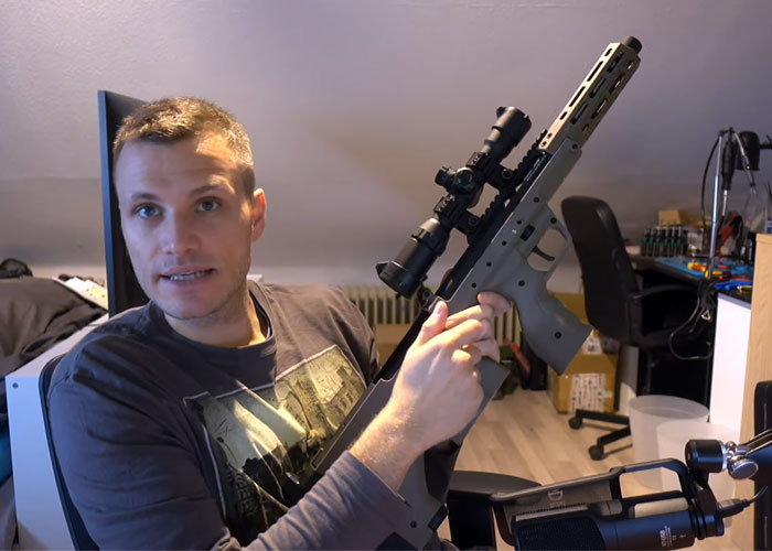 Silverback Desert Tech SRS A2 Sport Review In 4K | Popular Airsoft ...