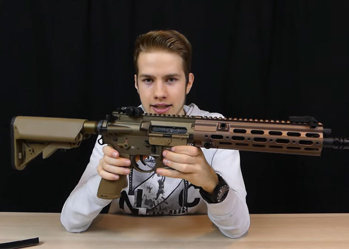 E&C SMR16 Better Than The VFC HK416? | Popular Airsoft: Welcome To The ...