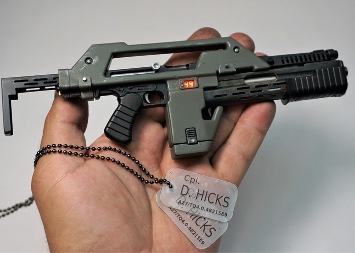 Somebody Built A Functioning Miniature Aliens M41A Pulse Rifle ...