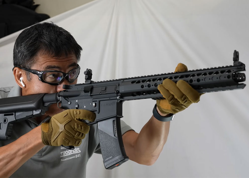 Mach Sakai Tries The Krytac LVOA AEG | Popular Airsoft: Welcome To The ...