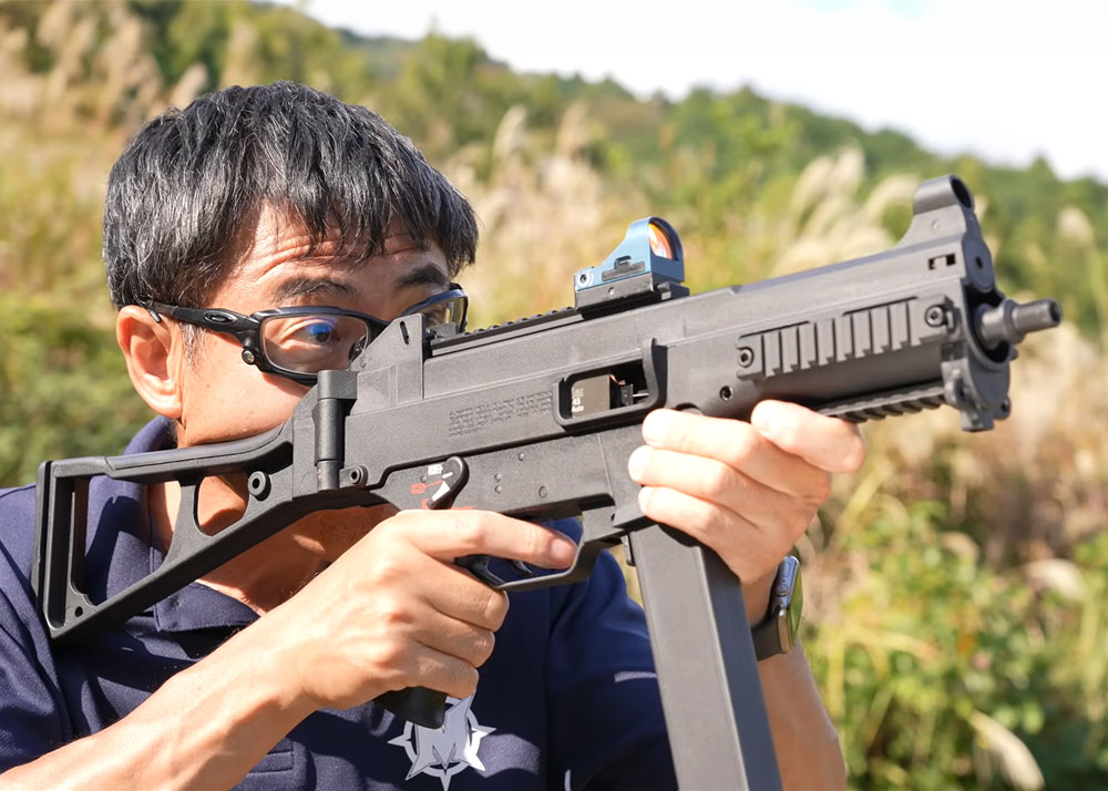 Mach Sakai: ARES UMP Electric Blowback | Popular Airsoft: Welcome To ...