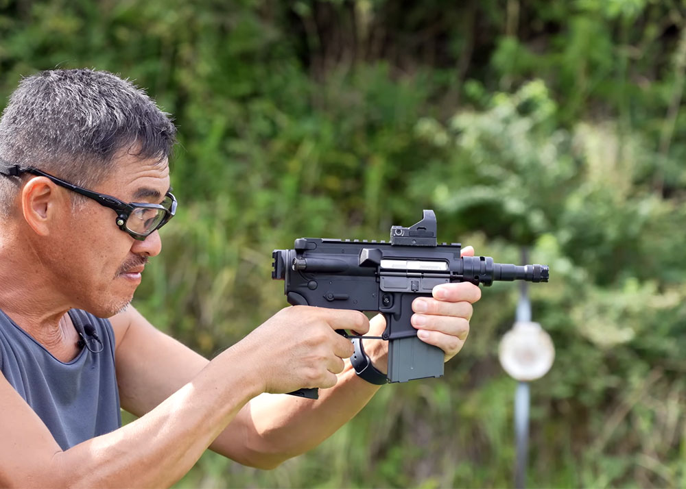 Maple Leaf ML-44 Blaster Gas Blowback Machine Pistol Review | Popular ...