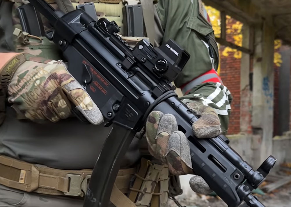 Jdrek On The SZ-1 HUD Sight | Popular Airsoft: Welcome To The Airsoft World