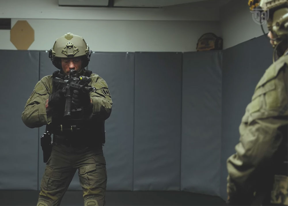 Former JTF2 Shows Long Gun Retention Technique | Popular Airsoft ...