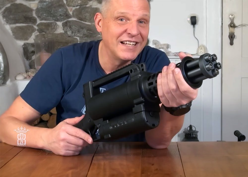 WELL WE23-S Minigun: The Little Beast | Popular Airsoft: Welcome To The ...