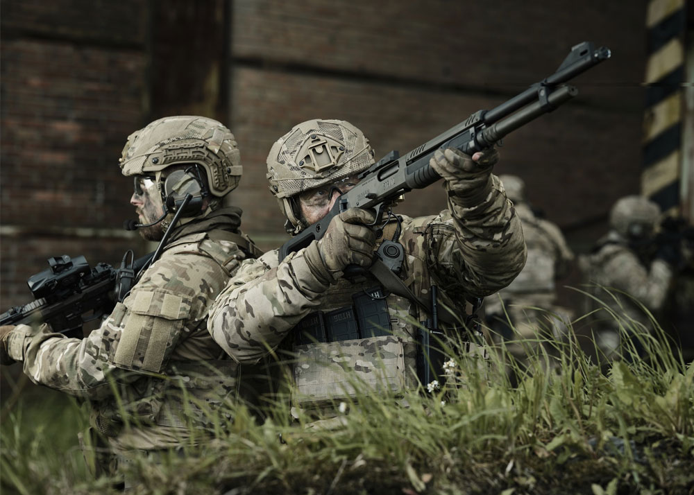 A Real Steel Version Of The Halo UNSC BR55 Battle Rifle Just Became A ...