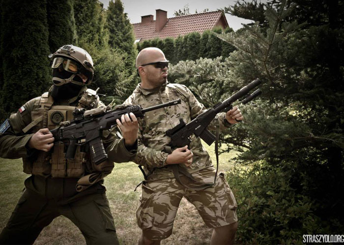 SCDTV's Garden Party with MG's Custom Guns | Popular Airsoft: Welcome ...