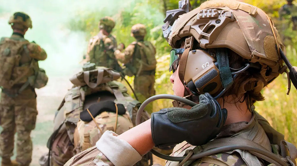 U.S. Army Paratroopers Receive Next-Gen Helmets in Major Upgrade ...
