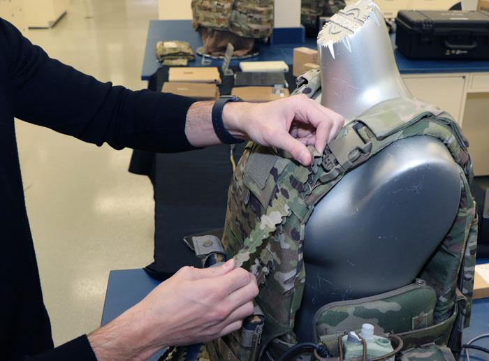 Us Army Working On Integrating Power Cables Into Tactical Vests Popular Airsoft Welcome To